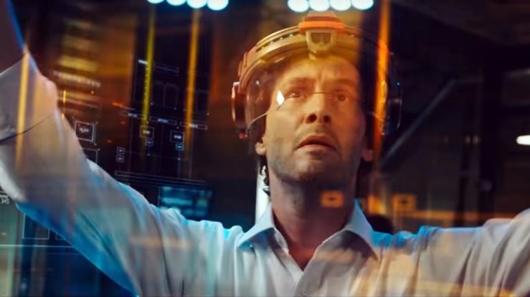 Nel full trailer di Replicas, Keanu Reeves clona i familiari morti nei ...
