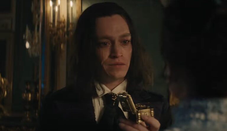 Trailer per Dracula - L’amore perduto, Caleb Landry Jones si fa vampiro per Luc Besson - Il ...