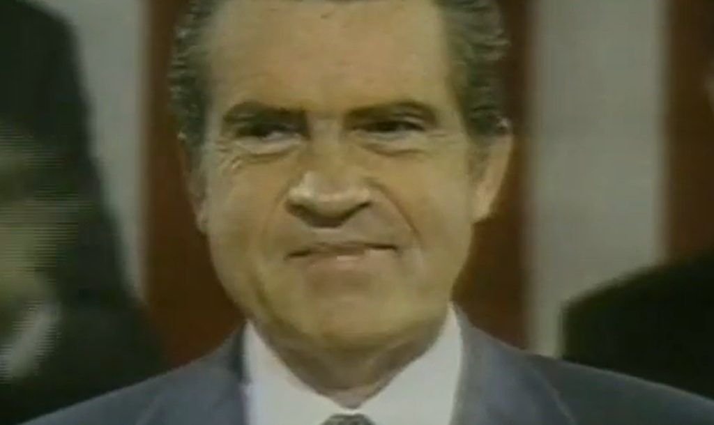 Richard Nixon mostrò davvero degli alieni a una star della TV? La ...